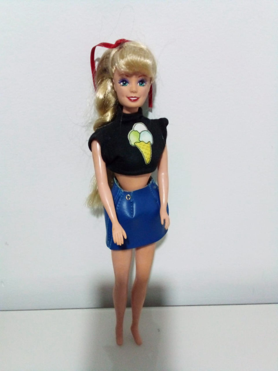 ANTIGA BONECA " XUXA VERÃO " CORPO EM PLASTICO RIGÍDO, MEMBROS EM ...