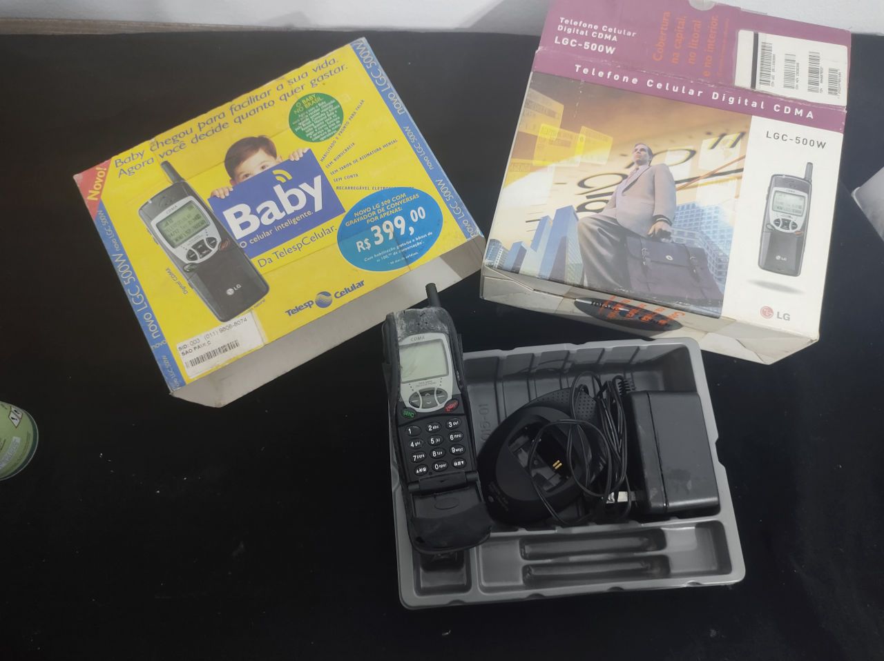Antigo telefone baby LG com Flip - acompanha caixa, manuais, base para ...