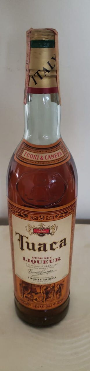 Licor Tuaca. Receita exclusiva de Livorno Itália - REUZO LEILÕES