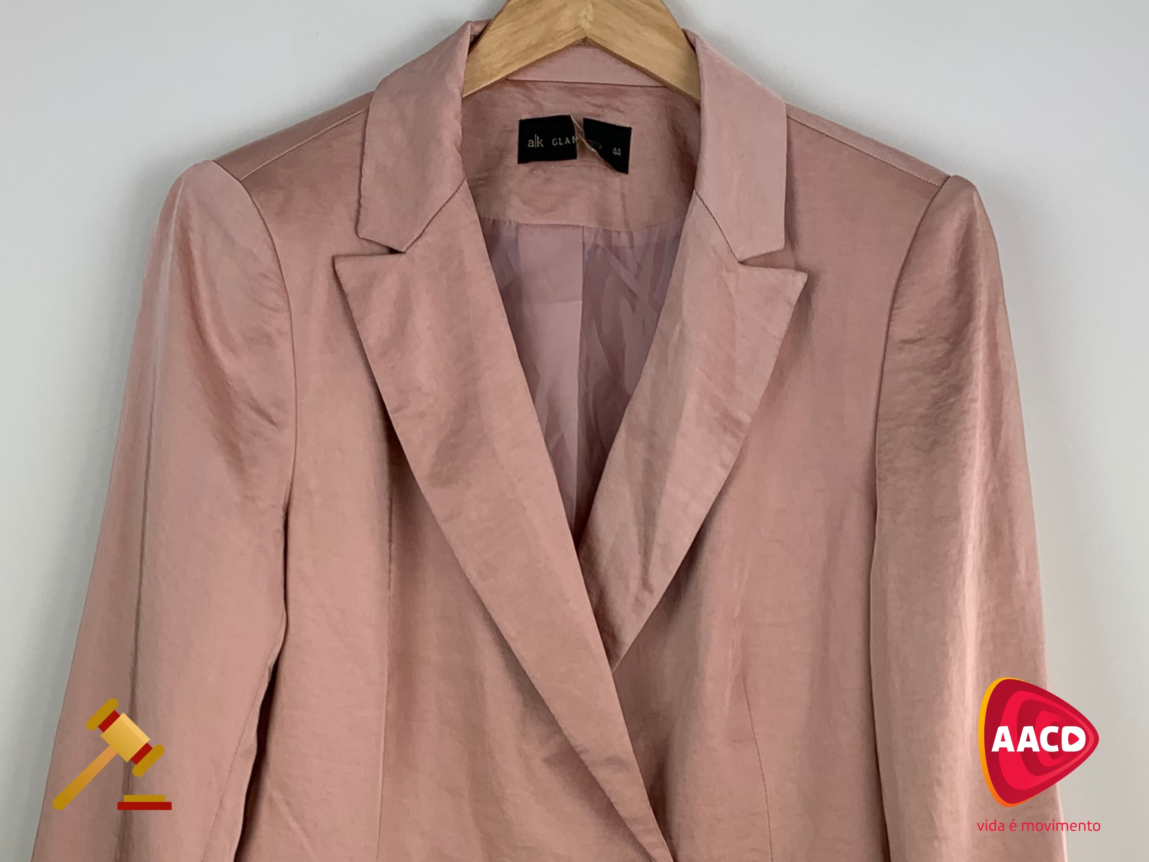 BLAZER DE CETIN ROSÊ - TAMANHO 44 - NOVO - PALADINO LEILÕES